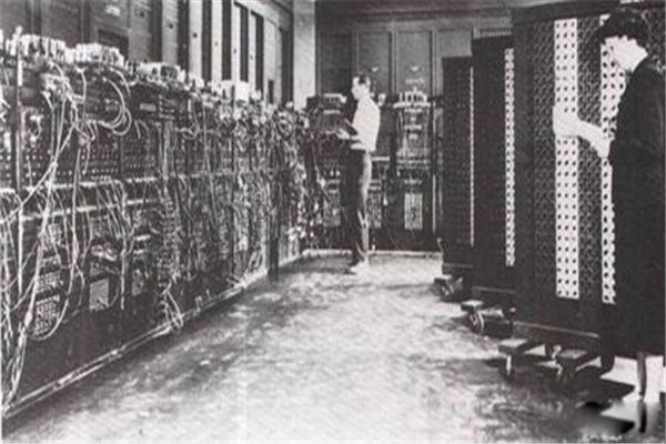 第一台电脑诞生于什么时候 全球第一台电脑谁发明的_发发网